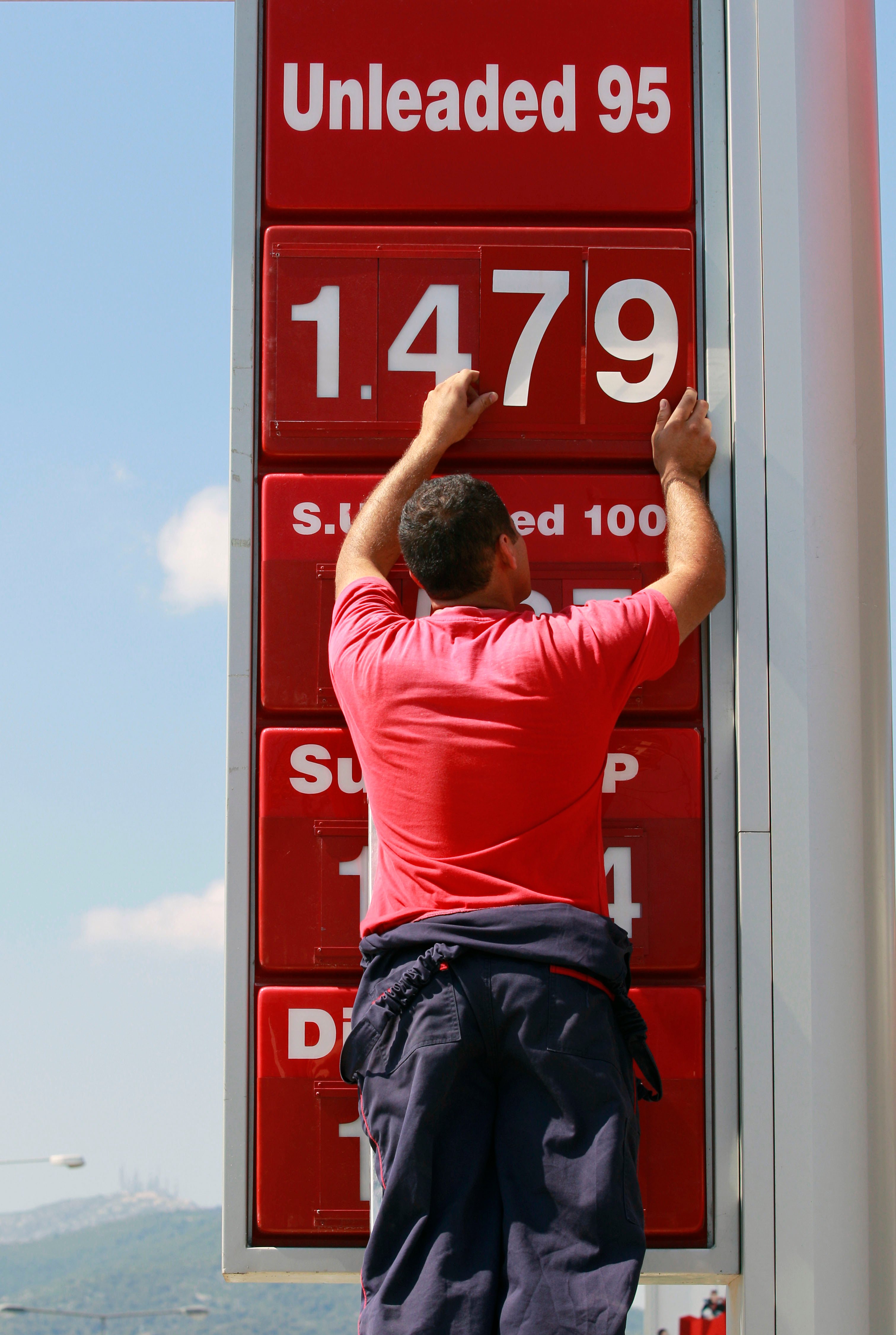 Tax Hikes Fuel Petrol Station Closures Neos Kosmos tax-hikes-fuel-petrol-station-closures-neos-kosmos